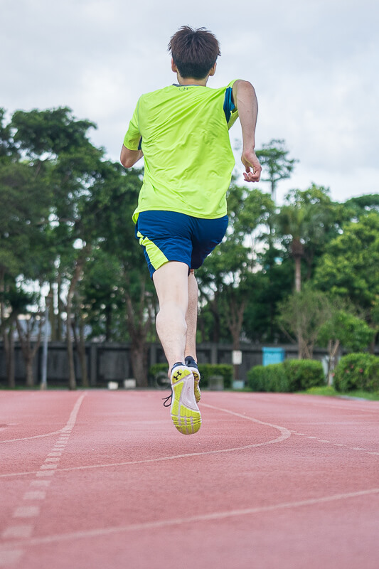 under armour-running cover story 2016-11 - KENLU.net