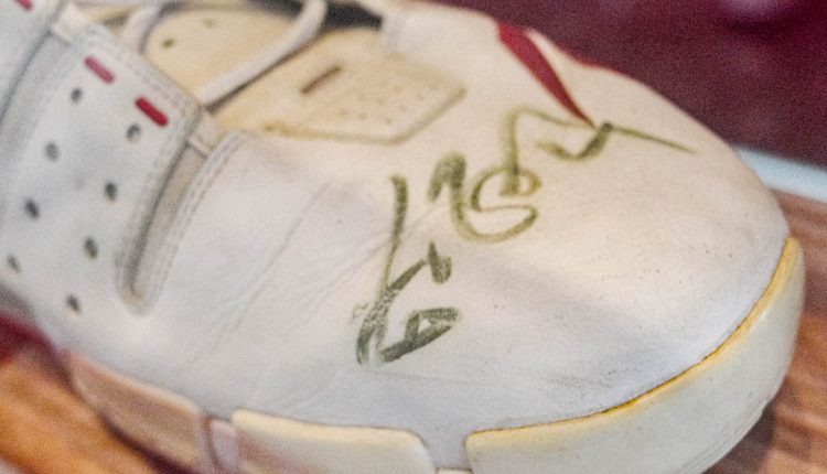 yysports-hsinchu-concept-shoes-shop-player-autographed-collection ...