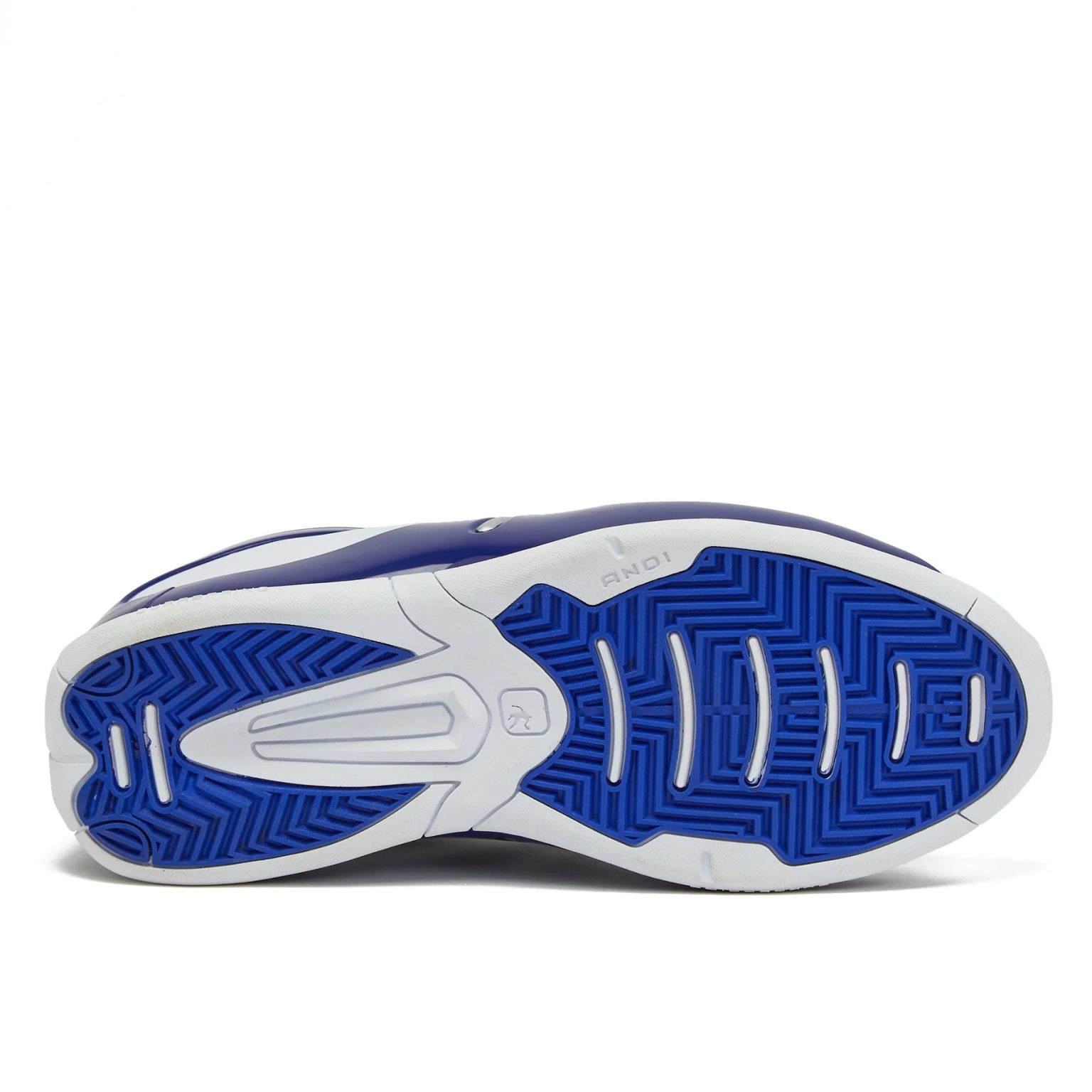 新聞分享 / AND1 Rise 與 Chosen One 把時間倒流回 2004 年 宣傳照背景根本回憶殺 - KENLU.net