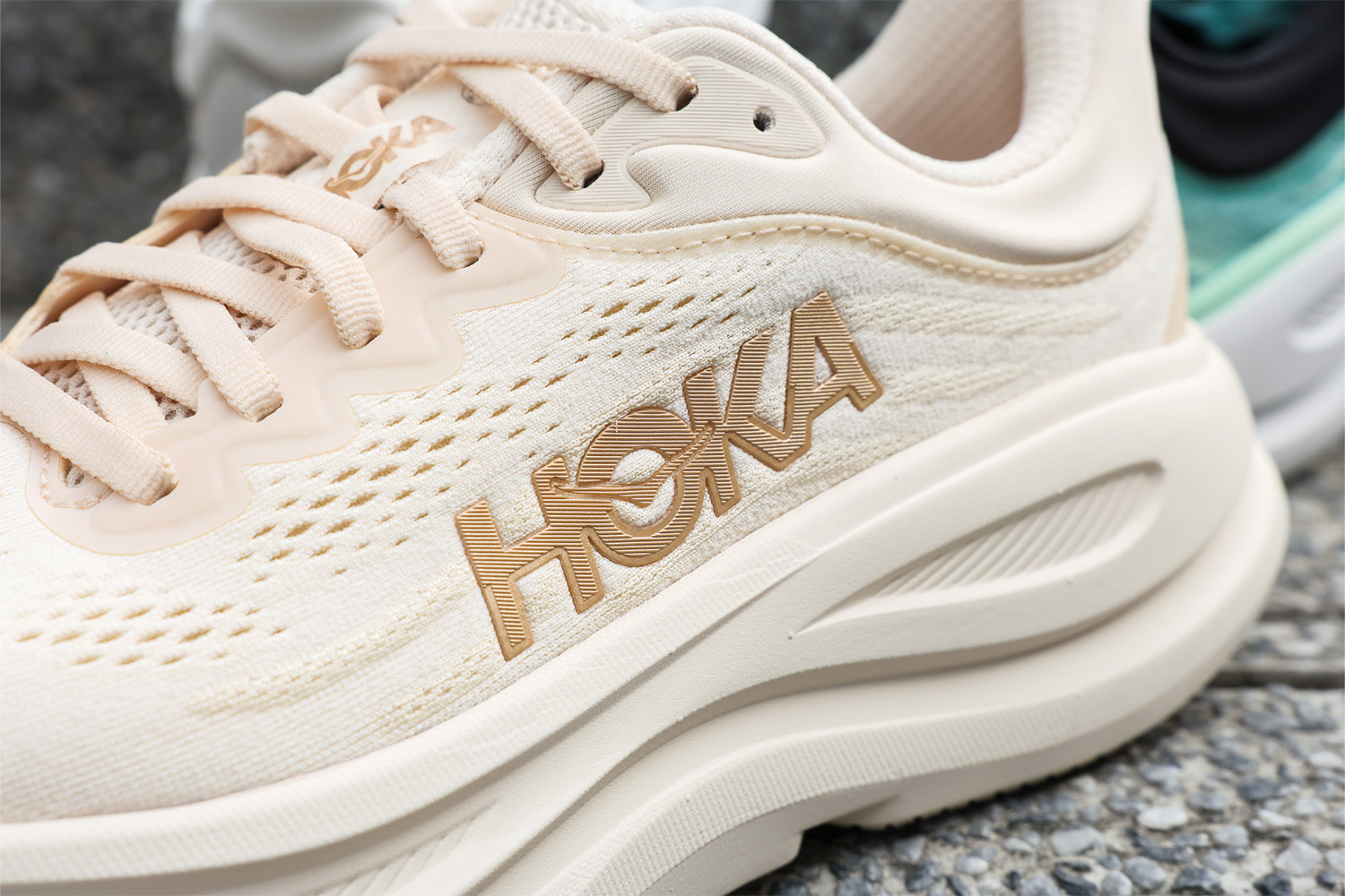 讓各位 9 等了！經典緩震再升級 / HOKA Bondi 9 給你高緩衝的舒適腳感 - KENLU.net